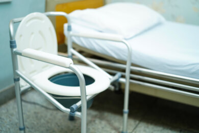 Commodes: Funding and how to choose one